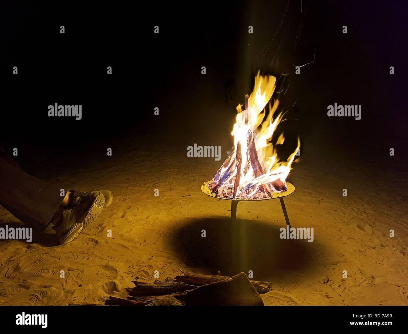 Cozy camping scene in hi-res stock photography and images - Alamy