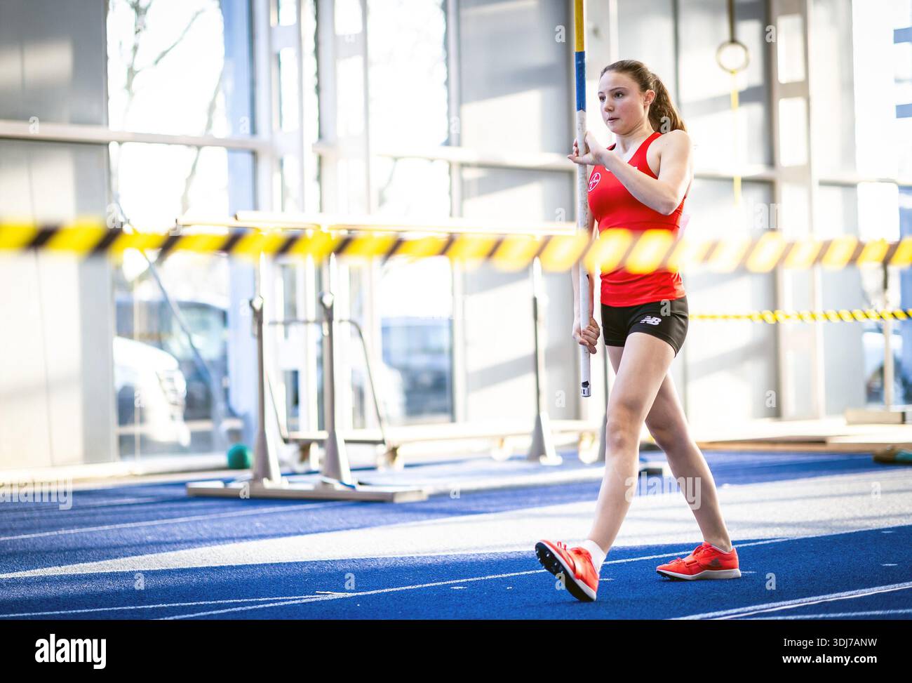 Daria Funke (TSV Bayer 04 Leverkusen) in pole vault; Hessian Indoor ...