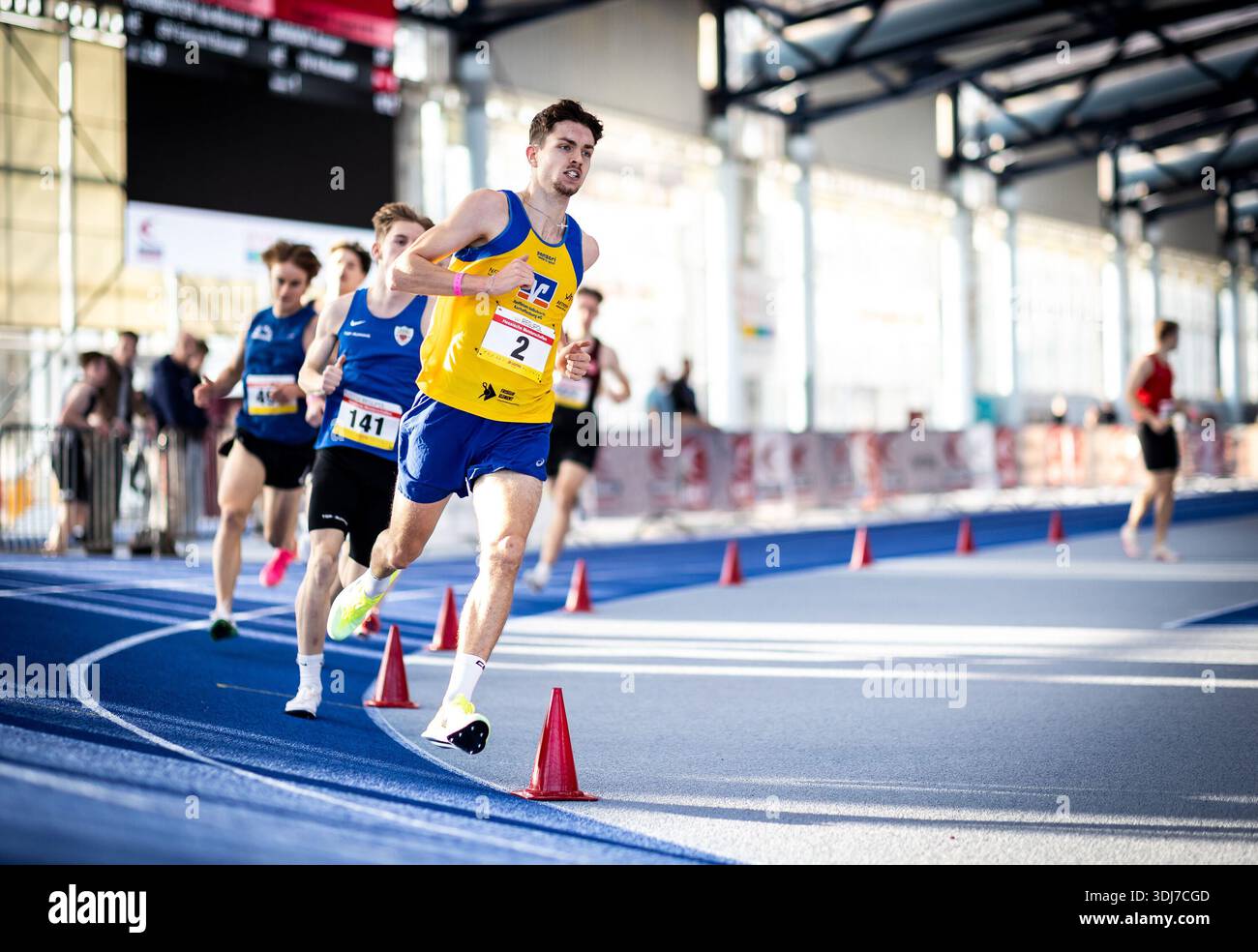 Malte Hofmann (LG LK Aschaffenburg) in the 1500m race; Hessian Indoor ...