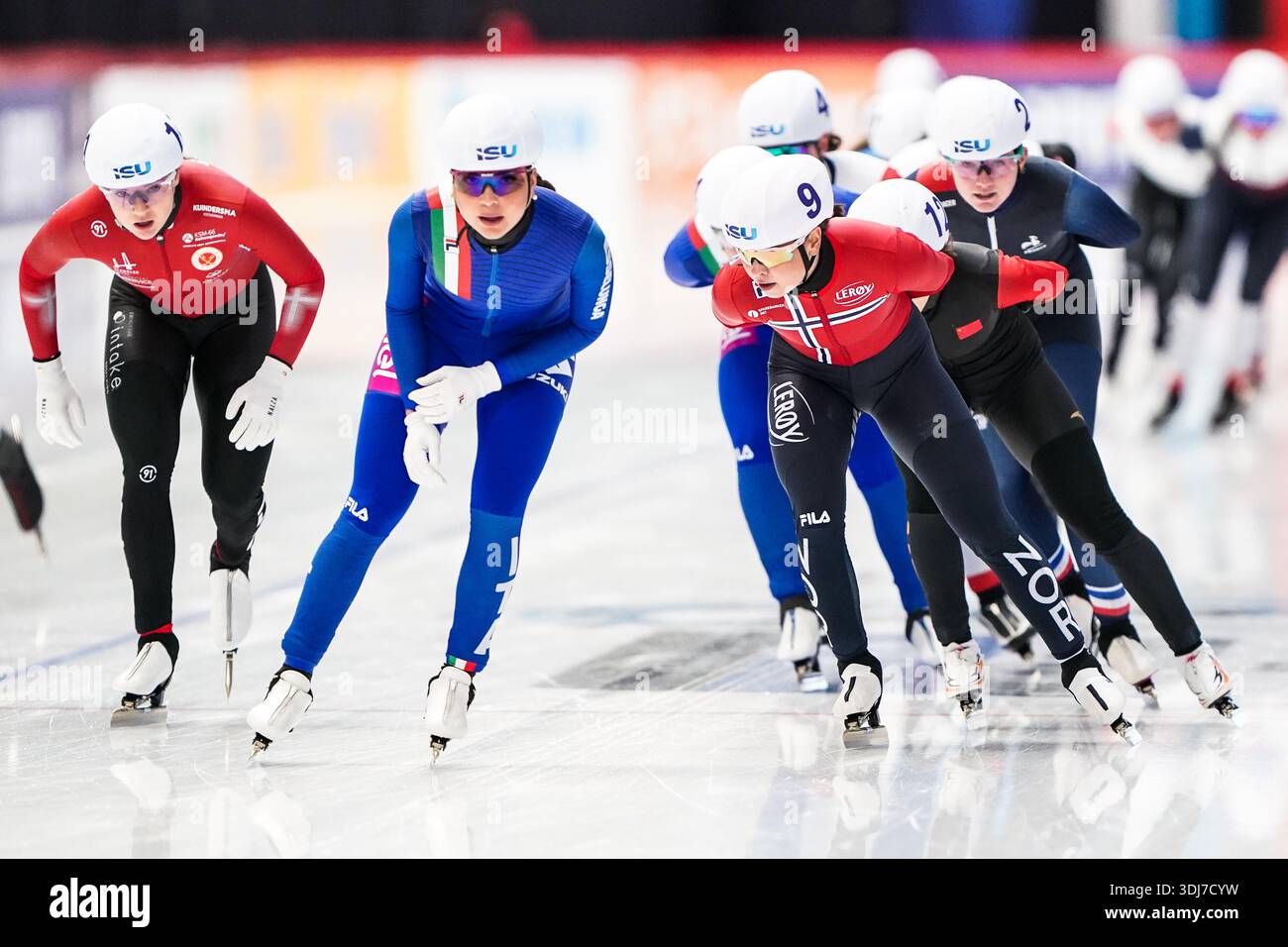 Linda rossi of italy during the b division mass start hi-res stock ...