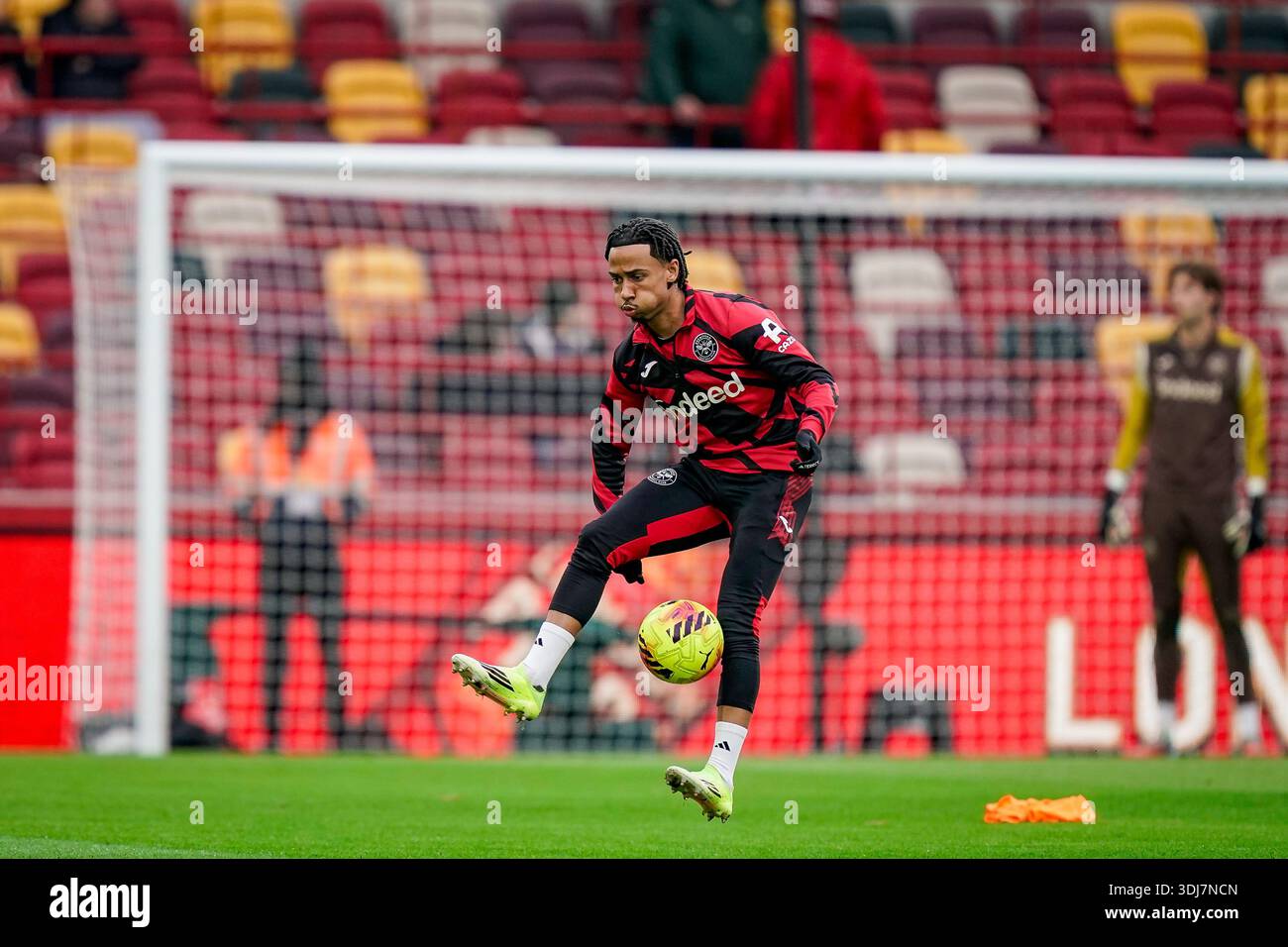 Romelle Donovan of Brentford in the pregame warmup session during the ...