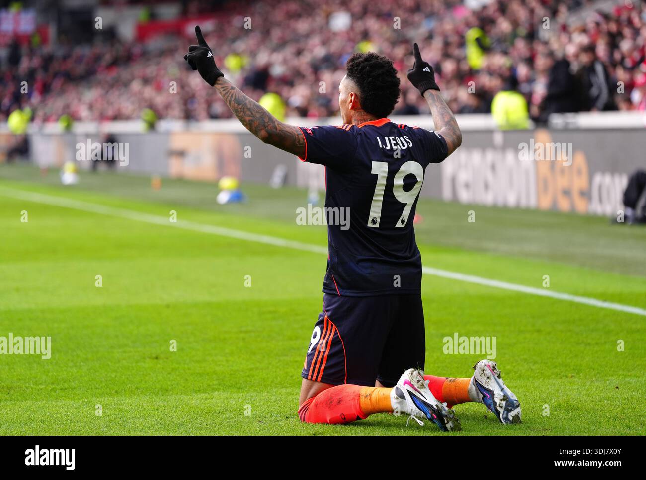 Nottingham Forest's Igor Jesus celebrates scoring their side's first ...