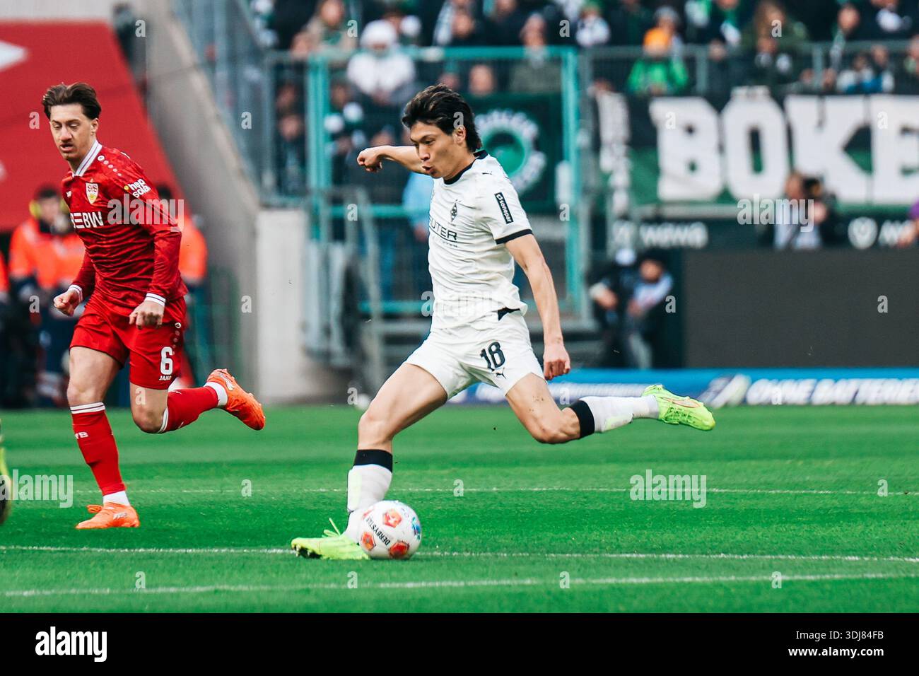 MÖNCHENGLADBACH, GERMANY- JANUARY 25: Shuto Machino (Borussia ...