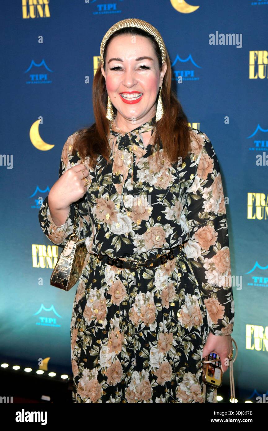 Claudia Campus bei der Premiere der Operette Frau Luna im Tipi am ...
