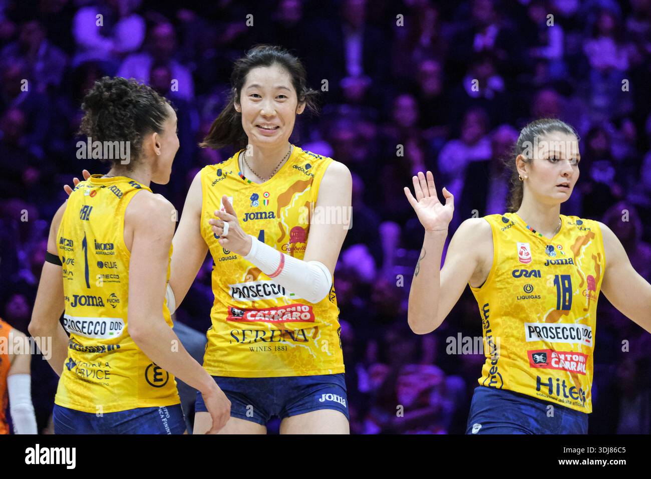 Ting Zhu of Prosecco Doc A.Carraro Imoco Conegliano (C) celebrates ...