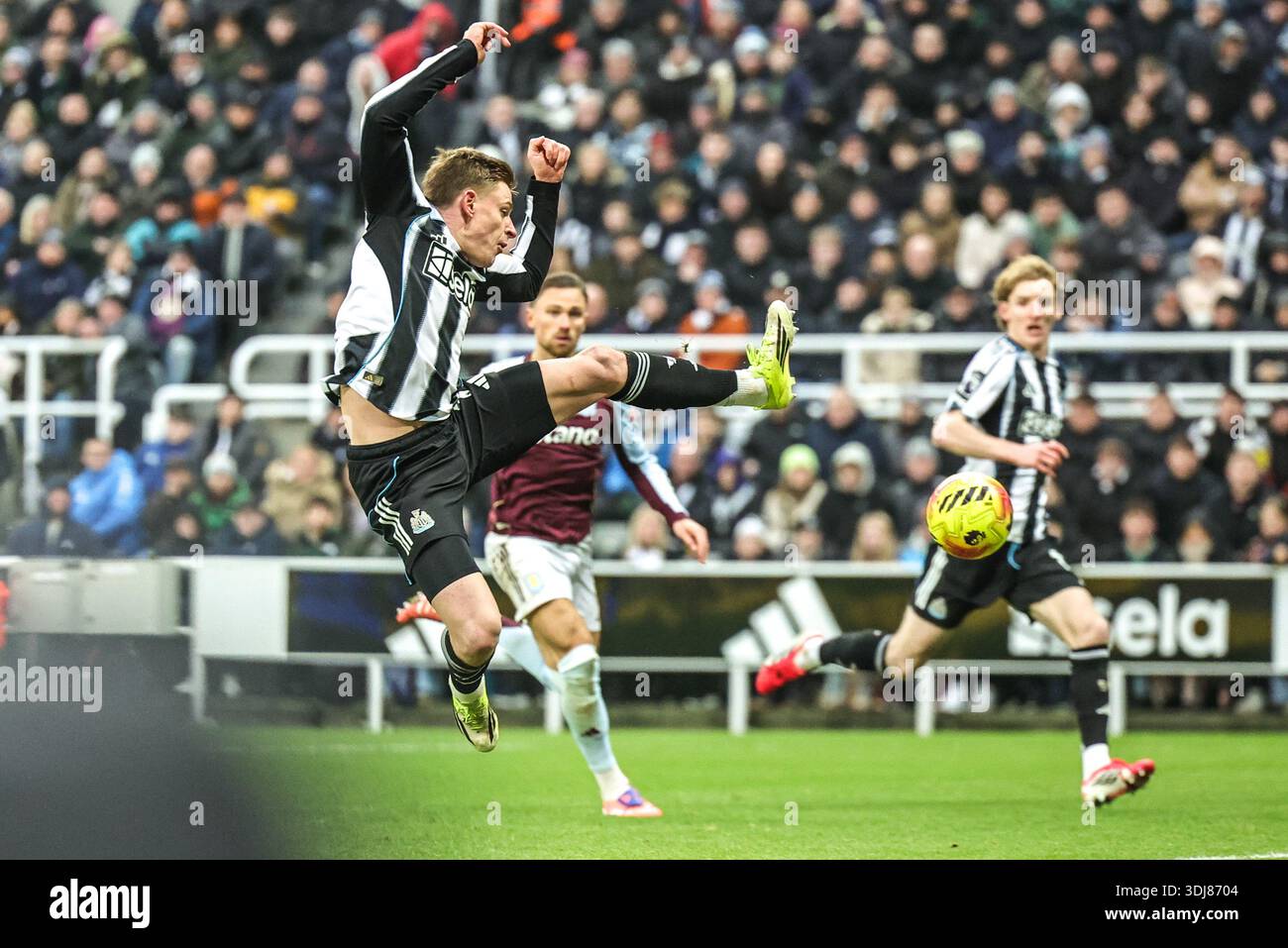 Harvey Barnes of Newcastle United shoots on goal during the Premier ...