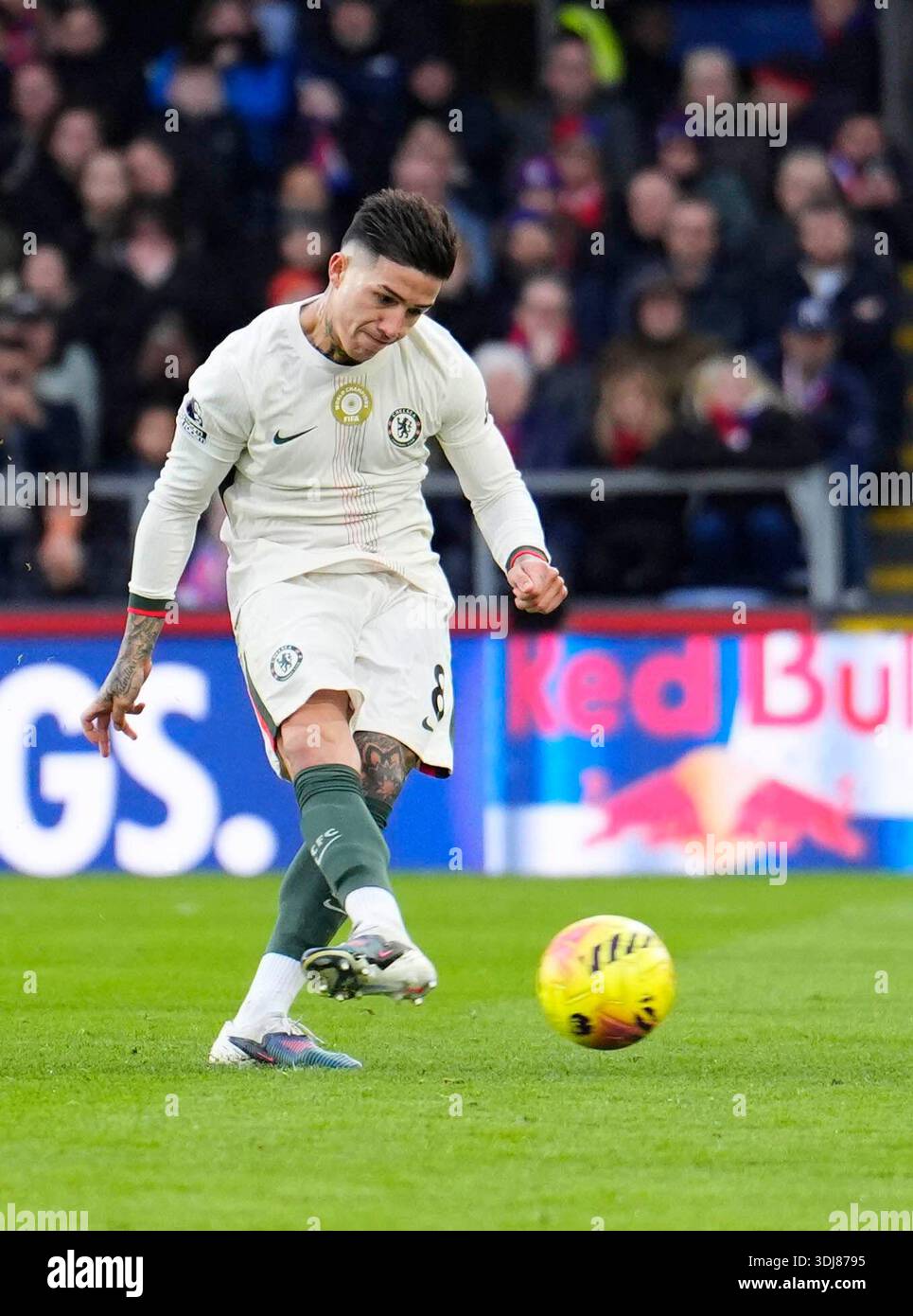 Chelsea's Enzo Fernandez scores their side's third goal of the game ...