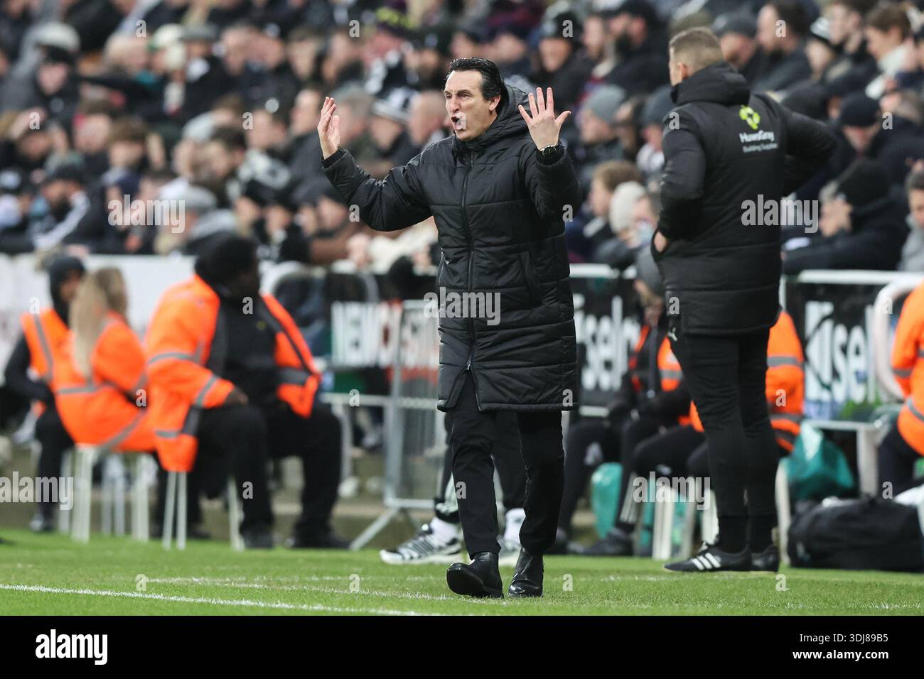 Newcastle Upon Tyne, England, 25th January 2026. Unai Emery head coach ...