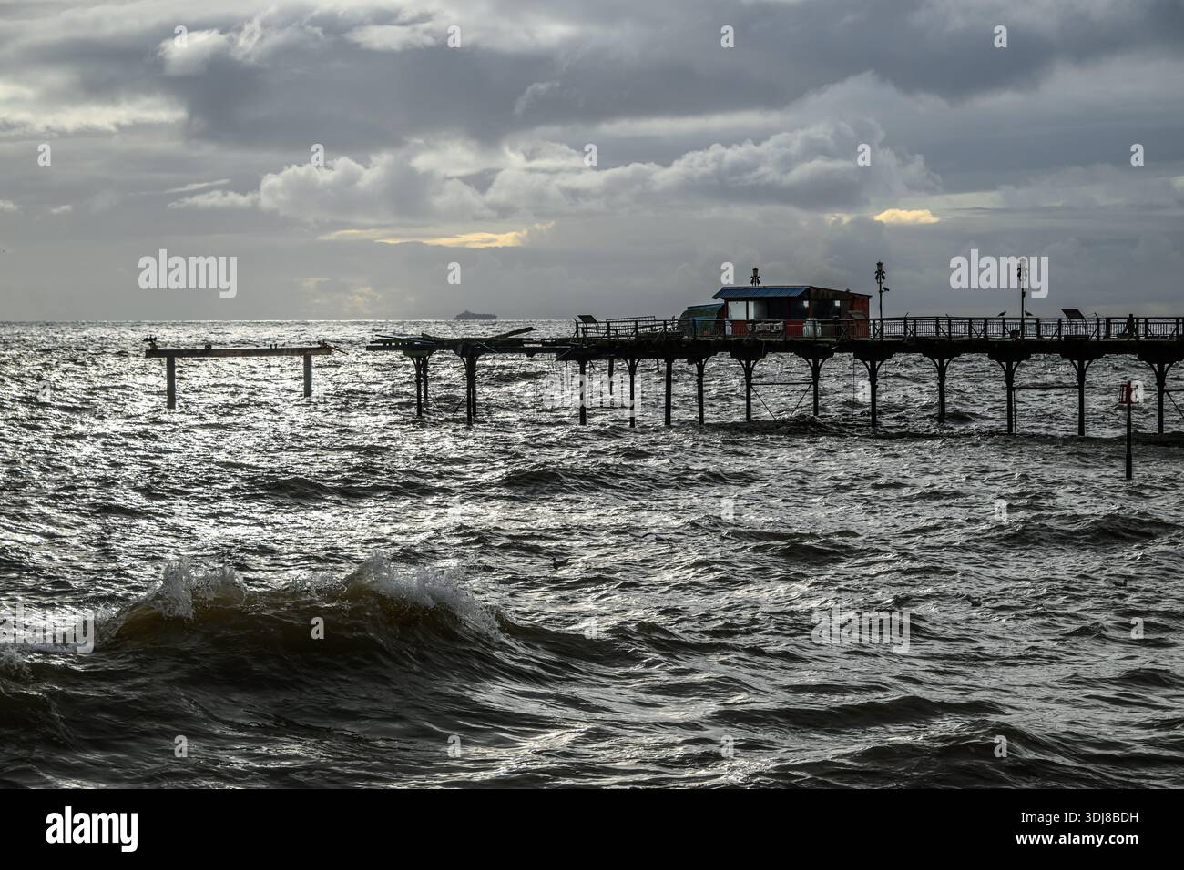 Teignmouth, UK. 25 Jan 2026. Storm Ingrid continues to batter the ...