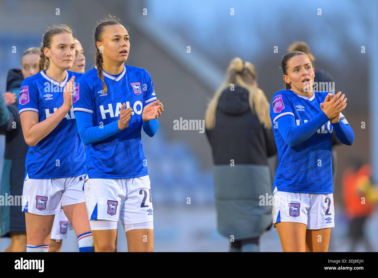 Players of Ipswich Town claps fans after the Barclays Women's Super ...