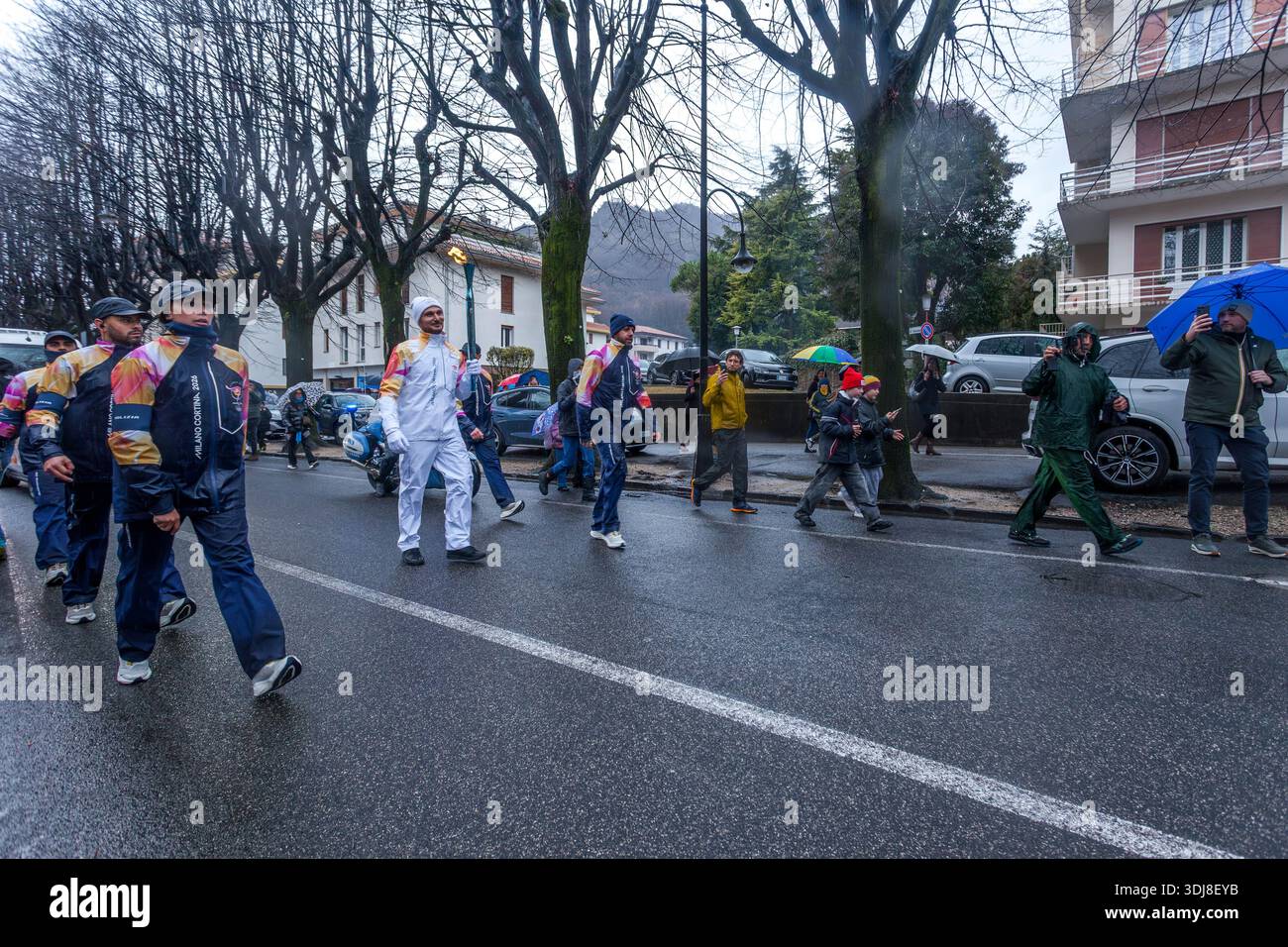2026 milan cortina winter olympics olympic flame hi-res stock ...