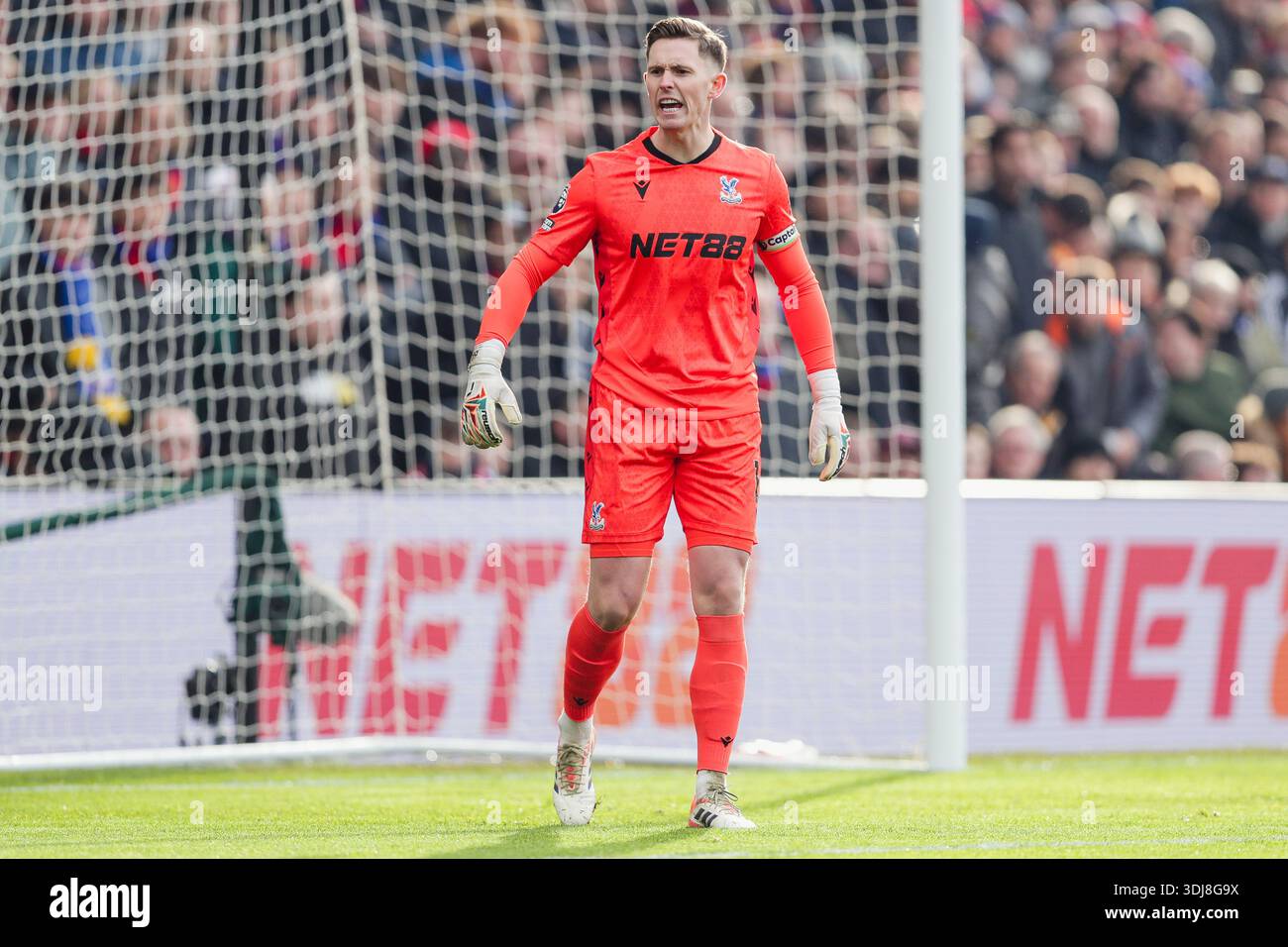 Goalkeeper Dean Henderson (1 Crystal Palace) during the Premier League ...