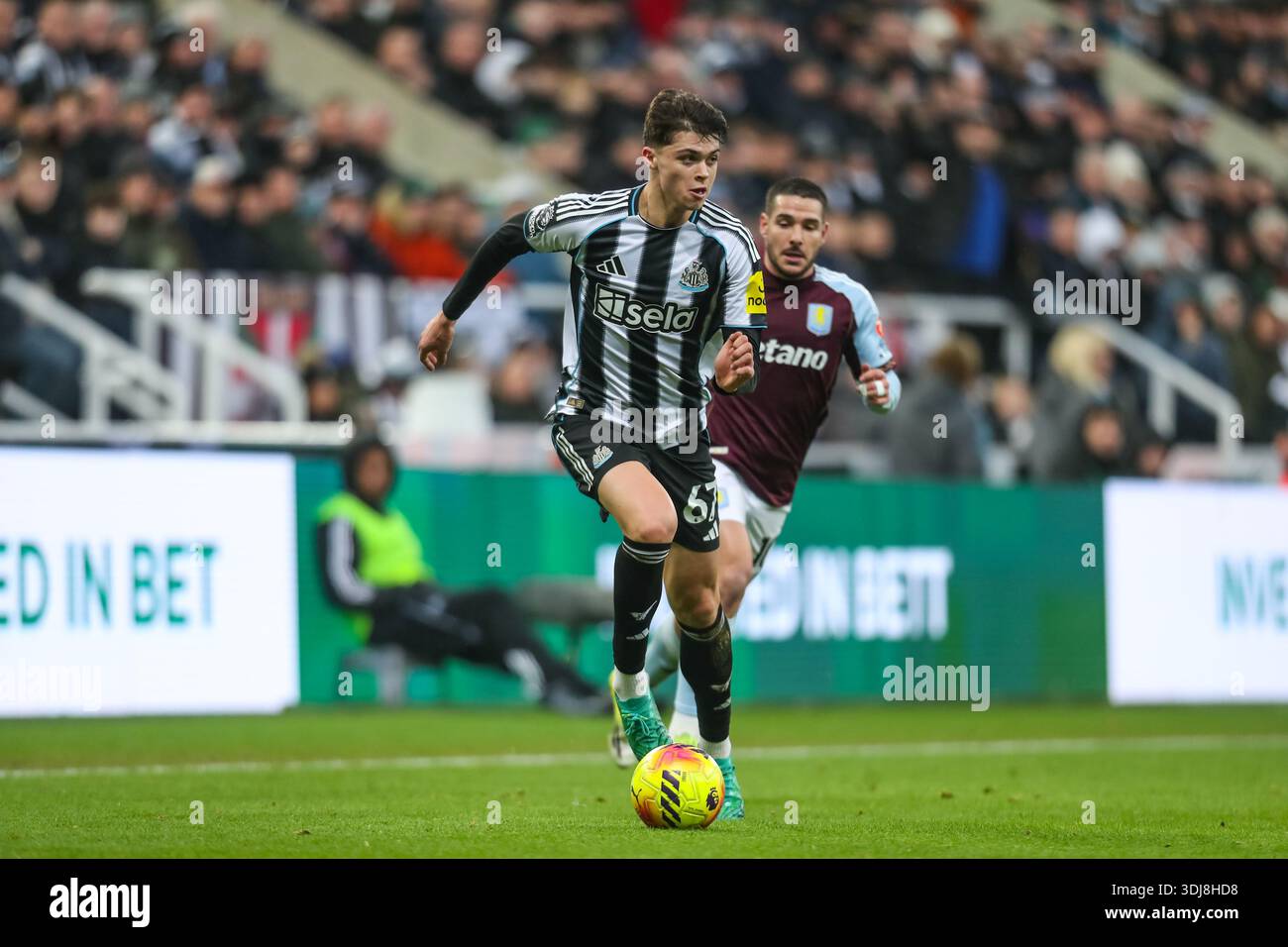 Lewis Miley Of Newcastle United in action during the Newcastle United v ...