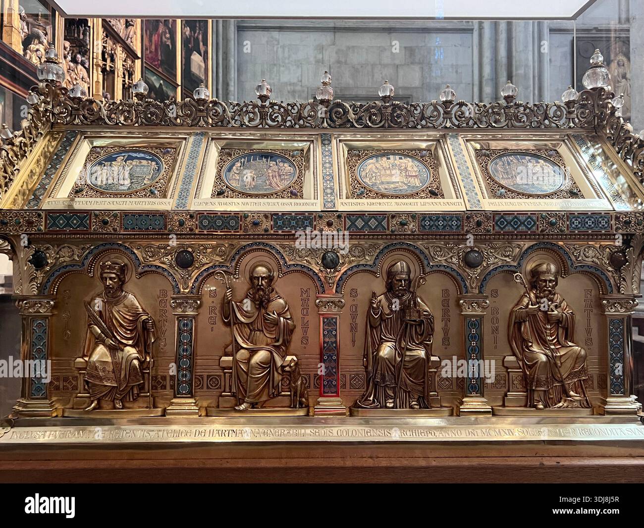 The Shrine of Three Magi is the largest reliquary in Western Europe ...