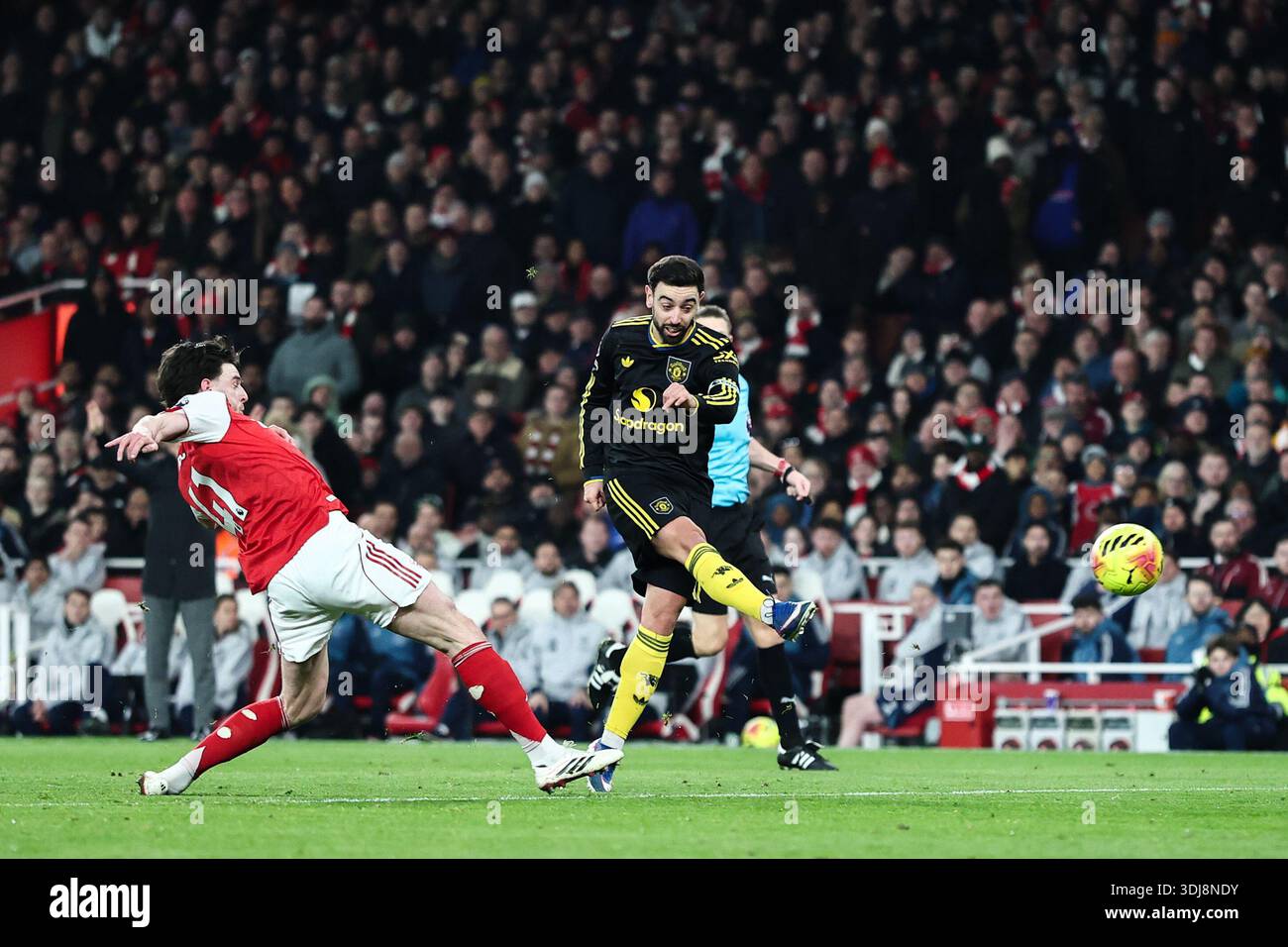 London, England, 25th January 2026. Bruno Fernandes of Manchester ...