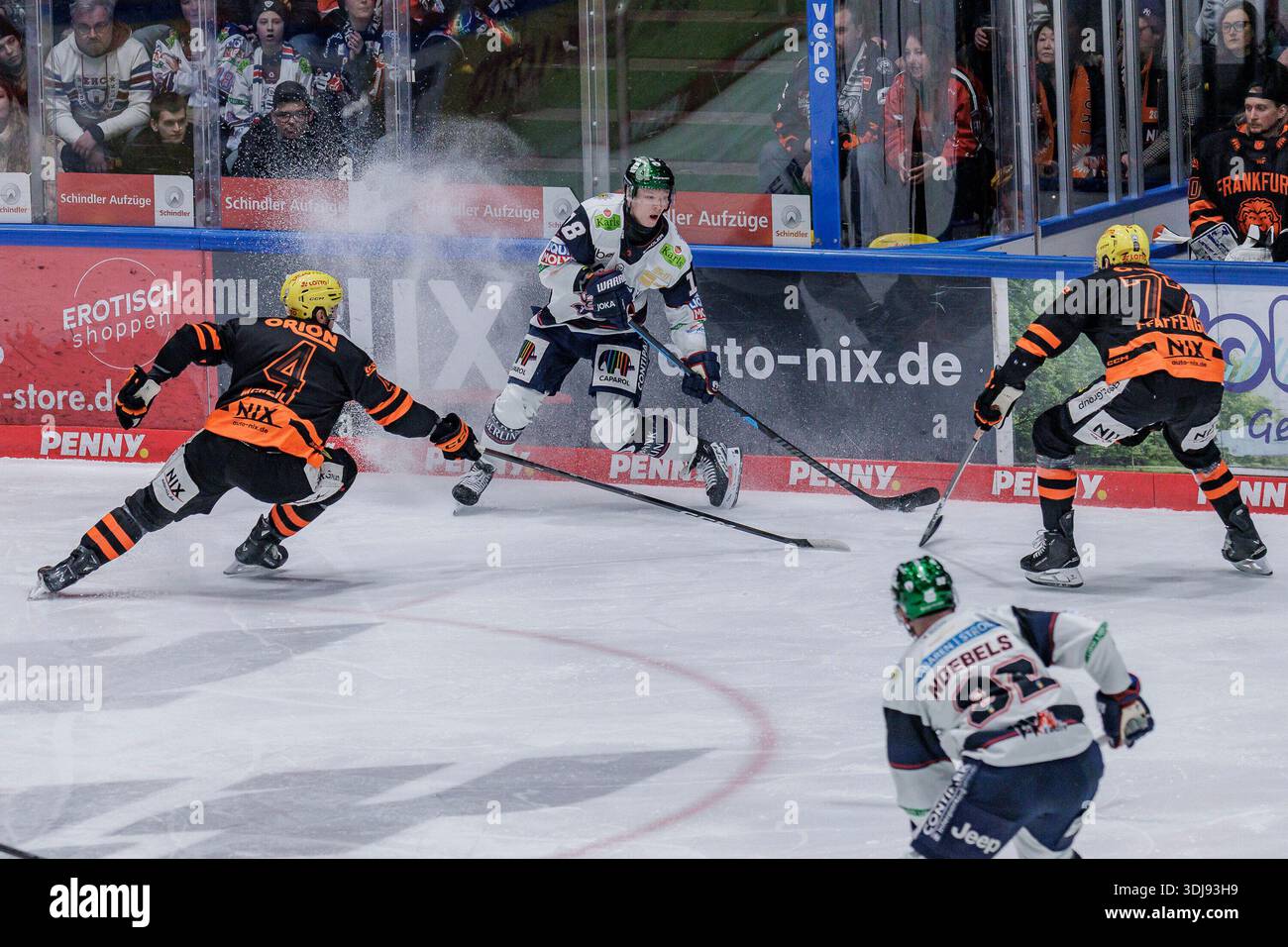 Reid McNeil (Lions Frankfurt #4) & Jonas Müller (Eisbären Berlin #18 ...