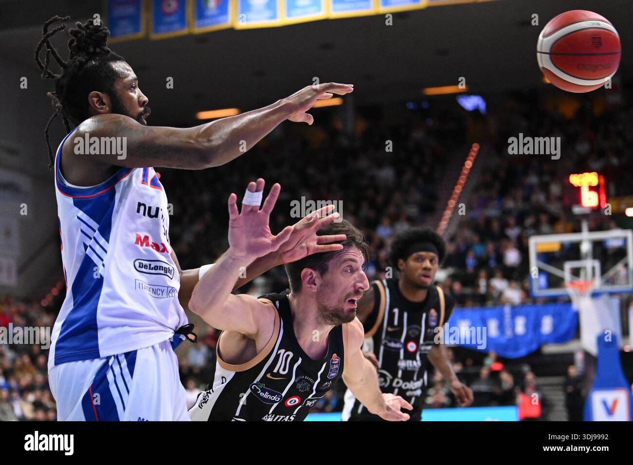 Kruize Pinkins ( Nutribullet Treviso Basket Stock Photo - Alamy