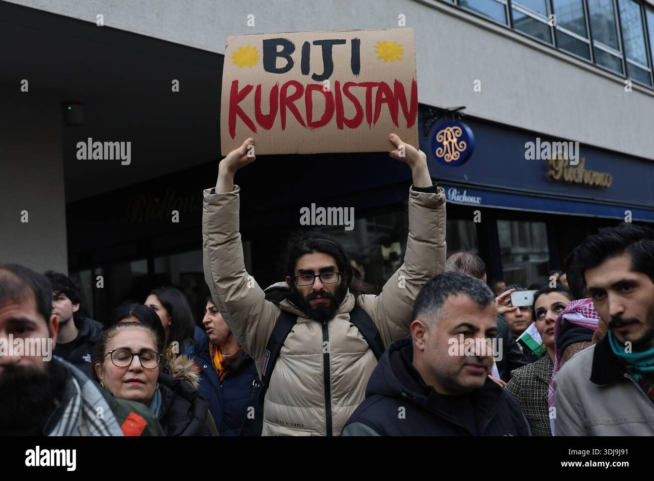 Kurdistan sovereign nation hi-res stock photography and images - Alamy