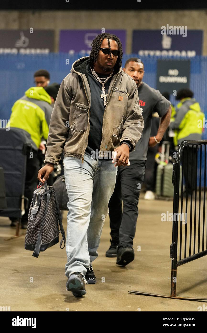Los Angeles Rams linebacker Nick Hampton arrives before the NFC ...