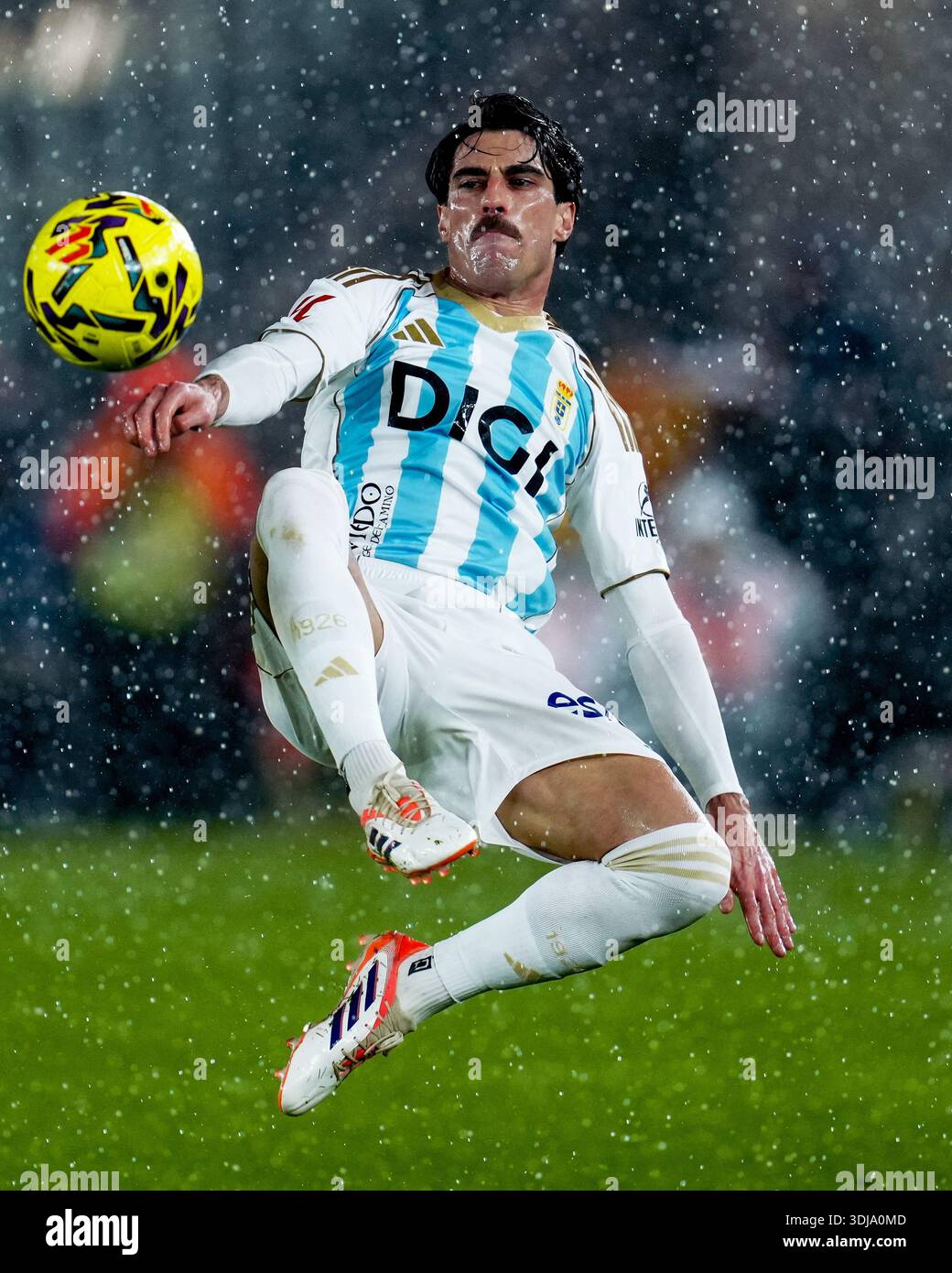 Nacho Vidal of Real Oviedo controls the ball during the La Liga EA ...