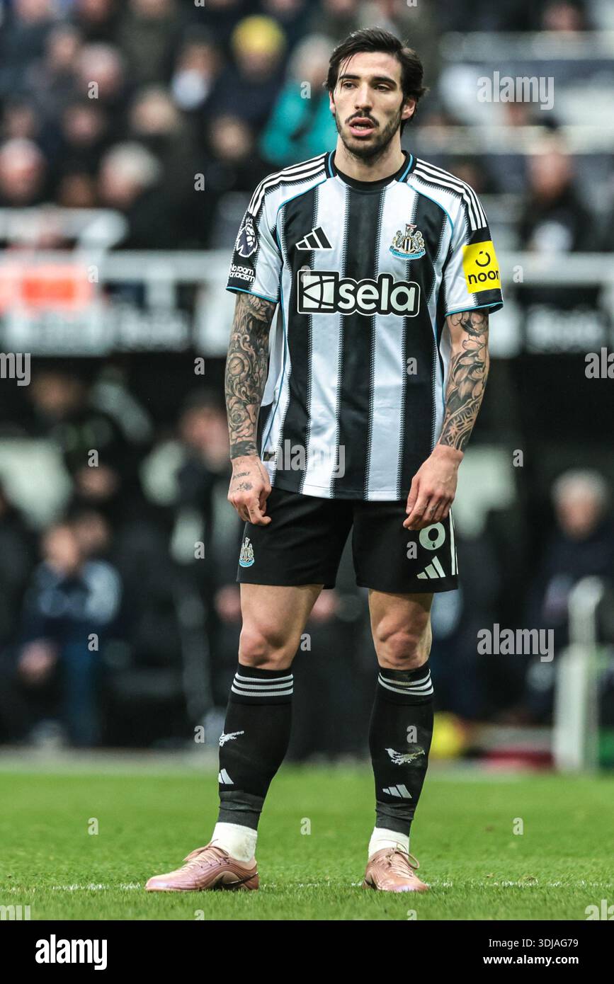 Sandro Tonali of Newcastle United during the Premier League match ...
