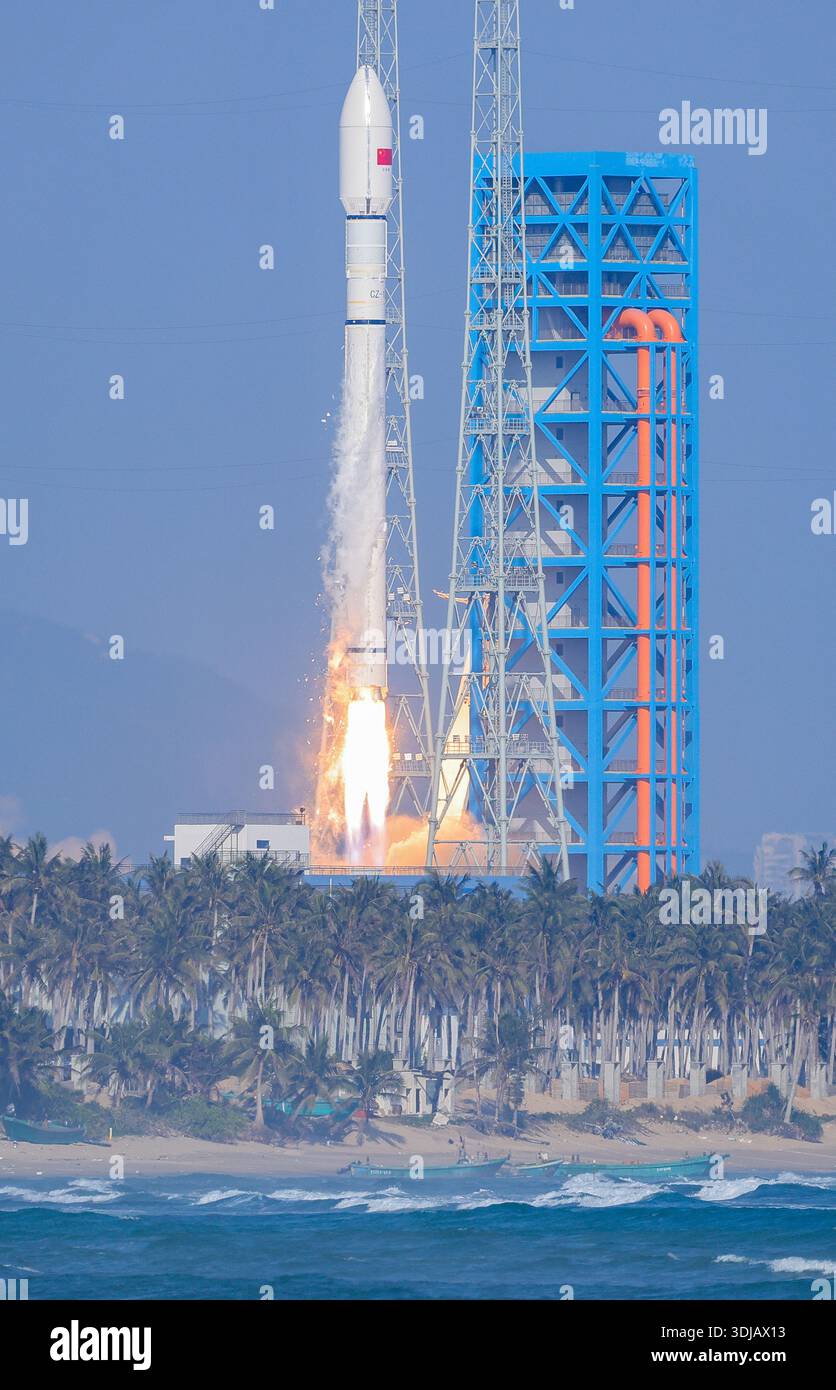 Wenchang,China.19th January 2026. A Long March-12 carrier rocket ...