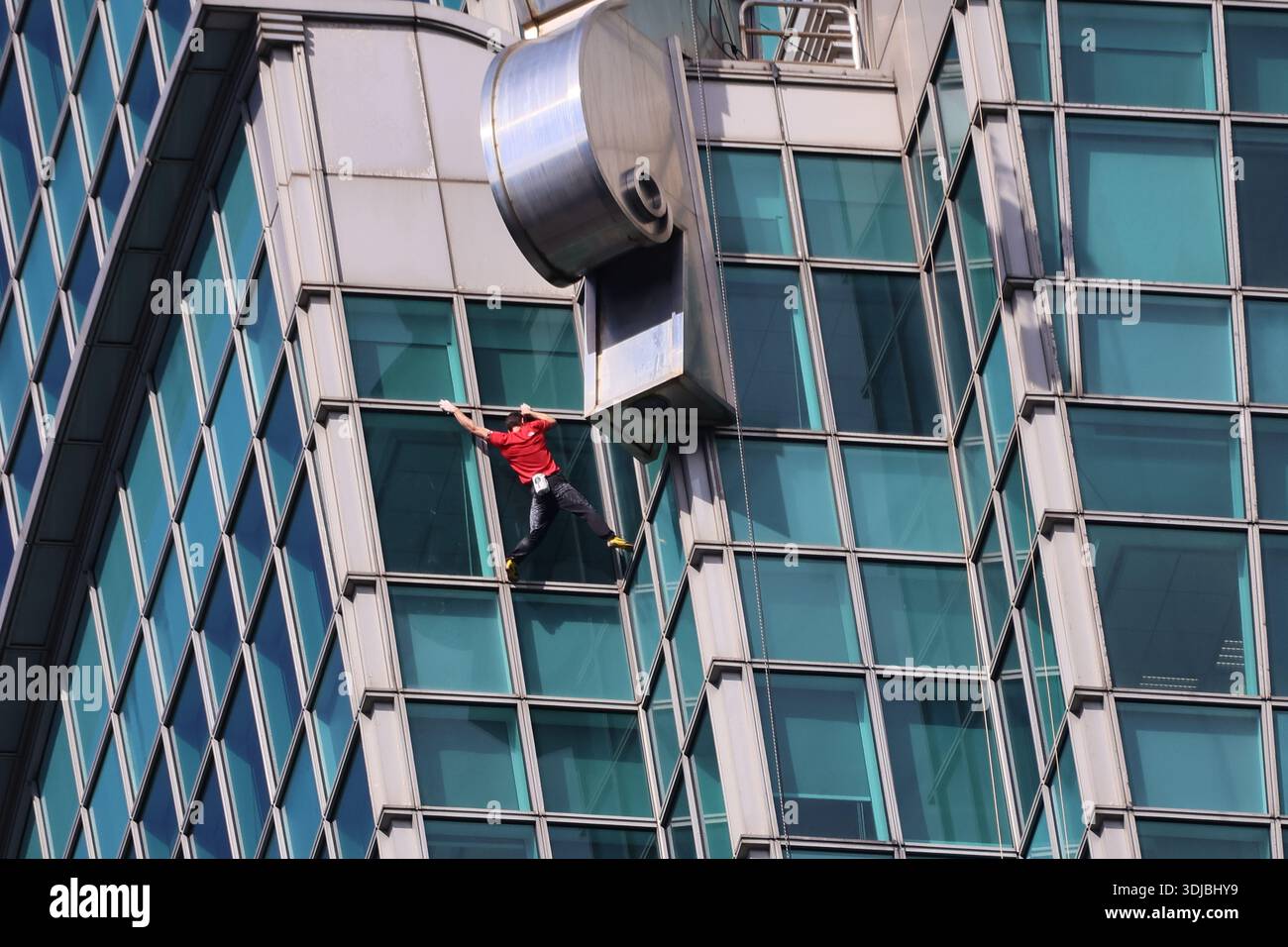 TAIPEI, CHINA - JANUARY 25, 2026 - American climber Alex Honnold climbs ...