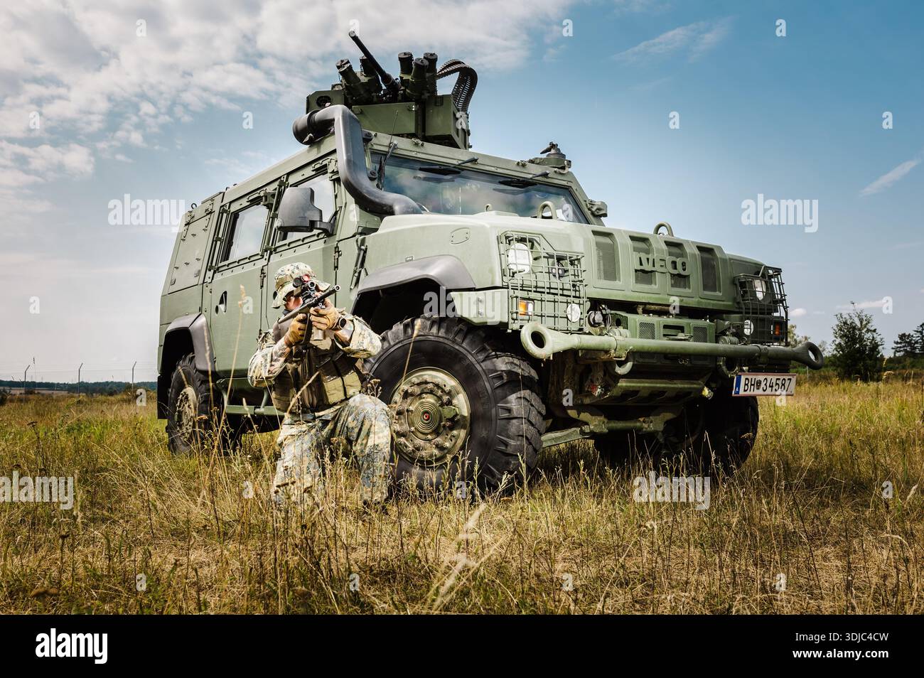 Österreichisches Bundesheer, Aufklärungsbatallion 4, Husar, Iveco LMV ...
