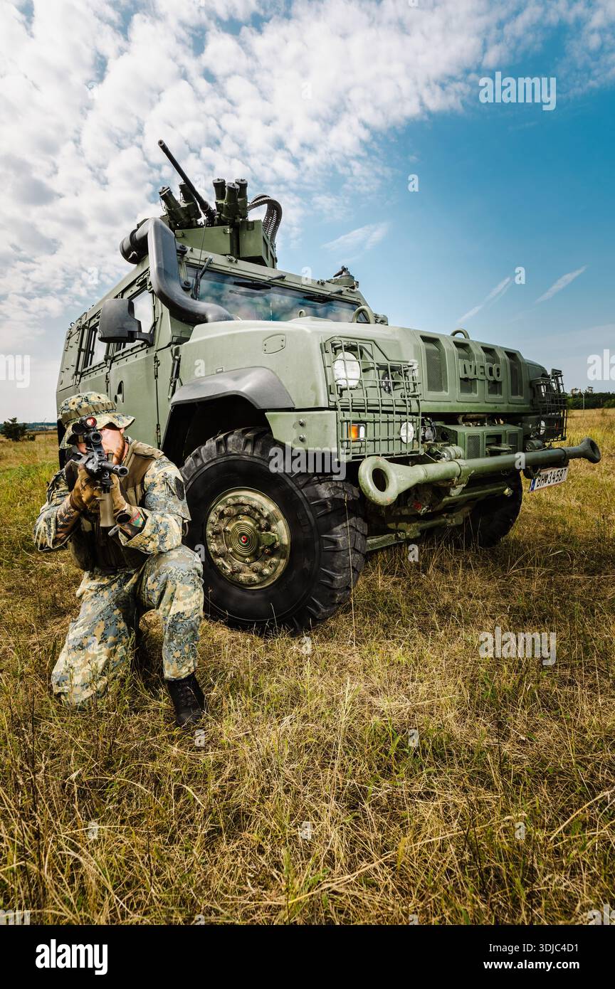 Österreichisches Bundesheer, Aufklärungsbatallion 4, Husar, Iveco LMV ...