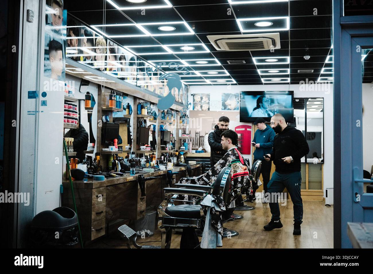 Barbers money hi-res stock photography and images - Alamy