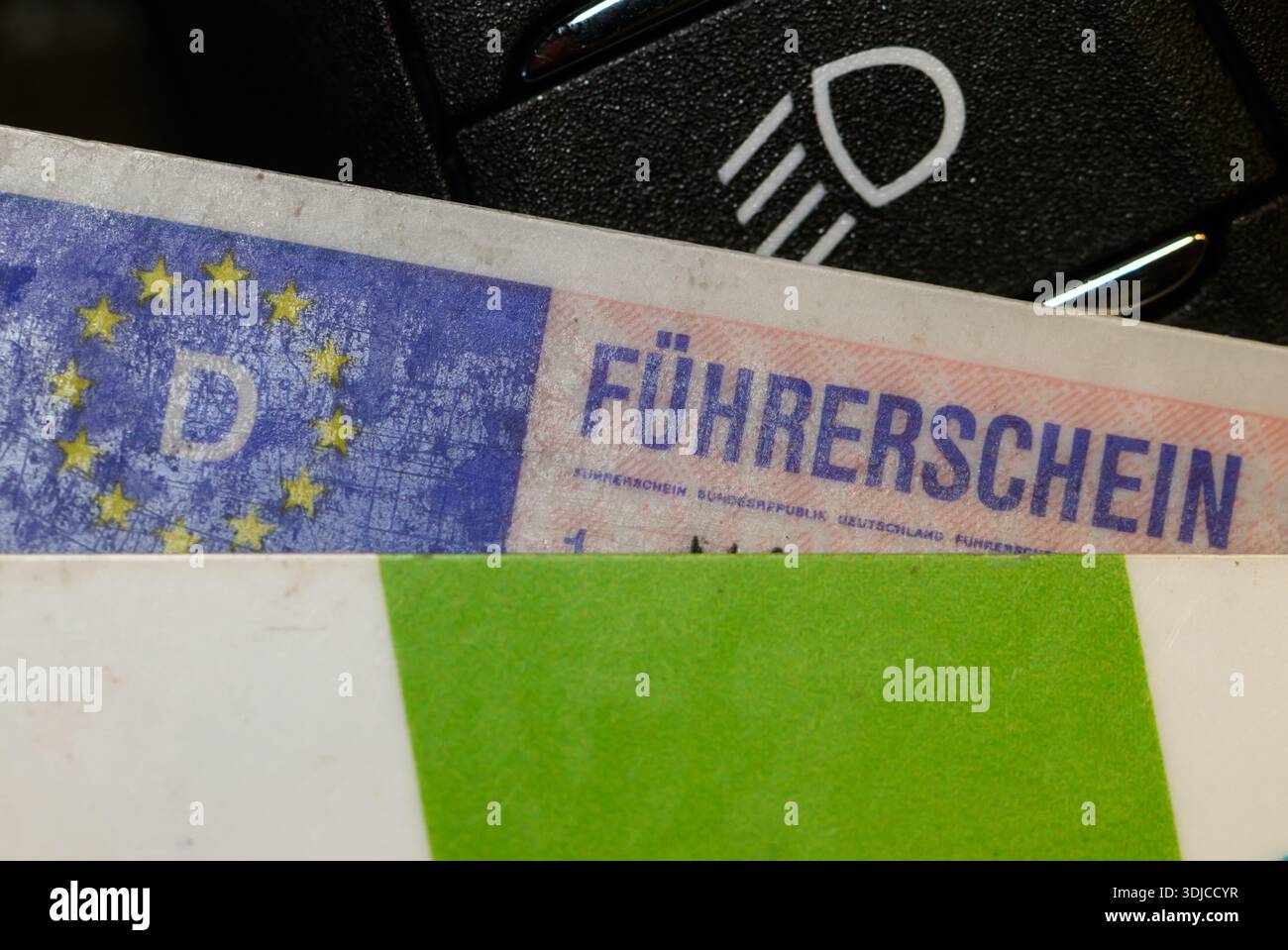 ILLUSTRATION - 26 January 2026, Saxony, Dresden: A driver's license ...