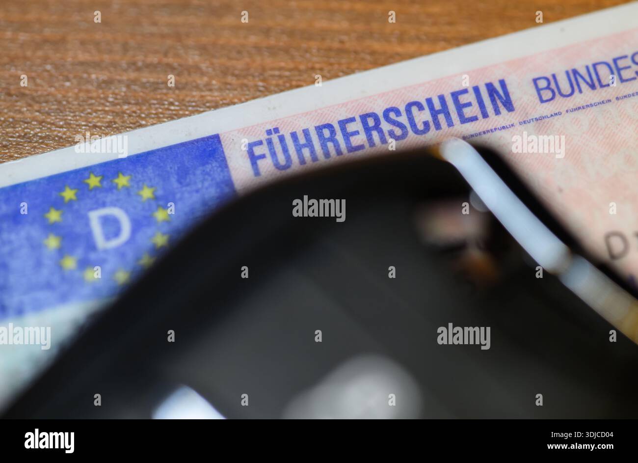 ILLUSTRATION - 26 January 2026, Saxony, Dresden: A driver's license ...