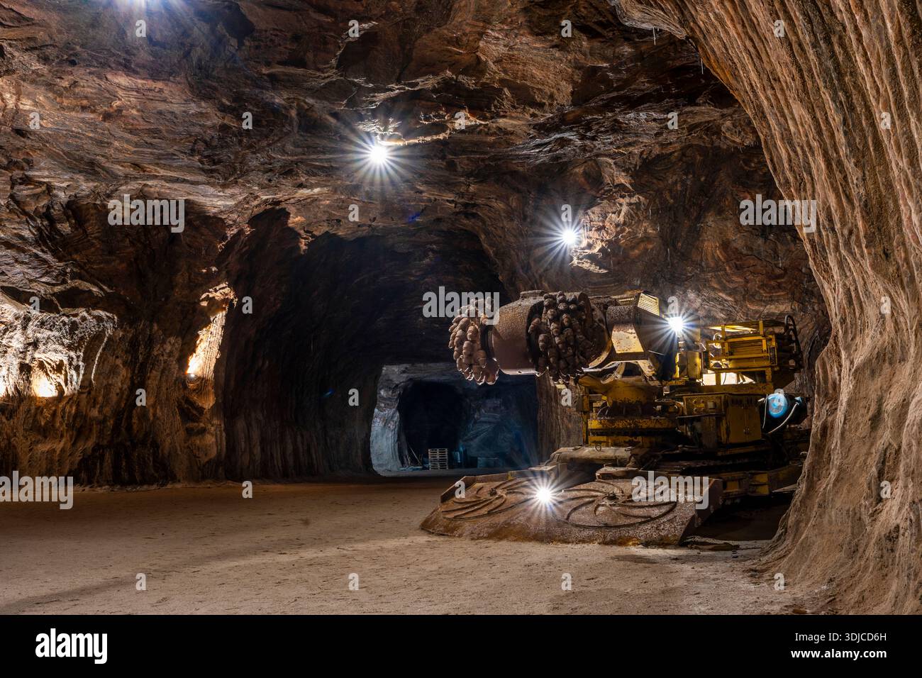 Tunnel boring machine operating hi-res stock photography and images - Alamy