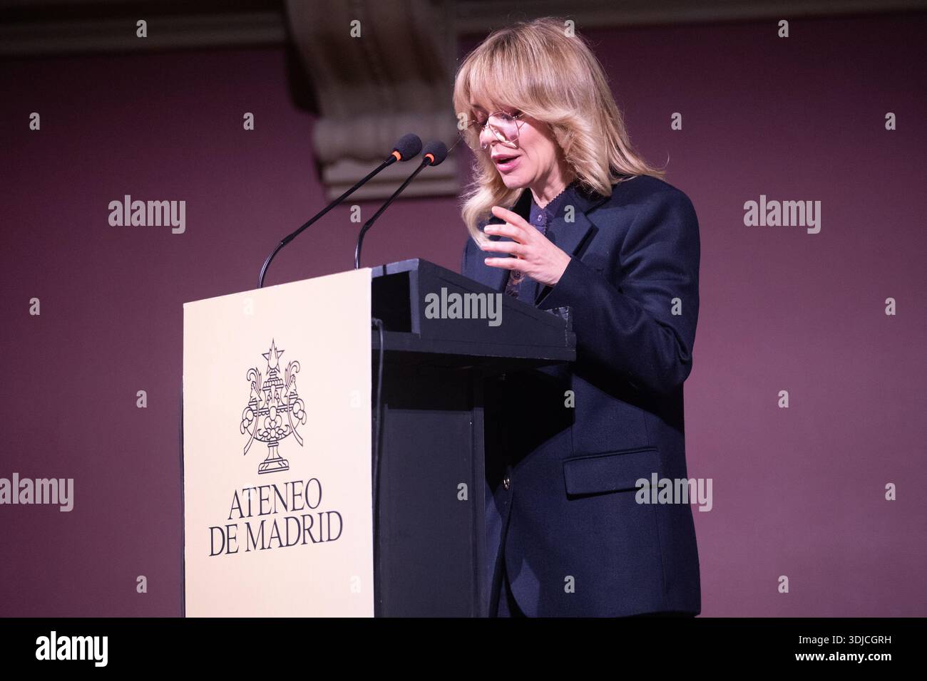 The actress María Adánez stars in a reading of texts by Carmen Martín ...