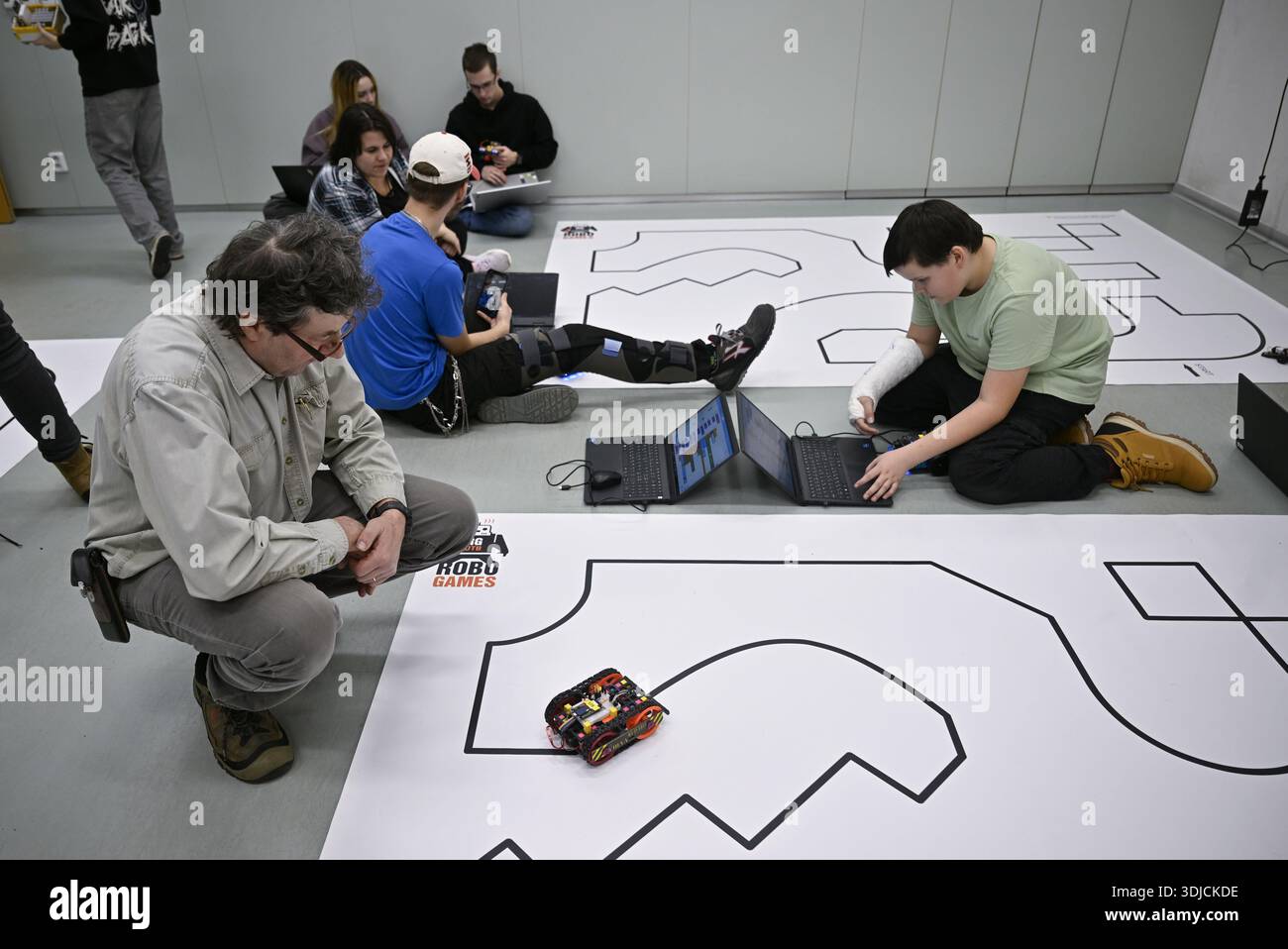 Robogames robot competition at the Faculty of Applied Informatics ...