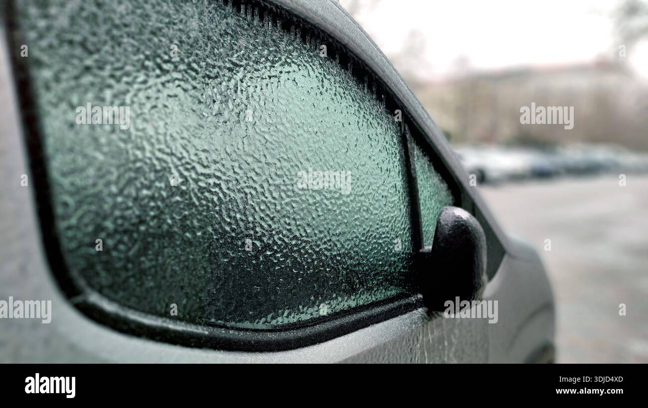 26.01.2026, Berlin - Deutschland. Der Winter hat mit Eis und Kälte die ...