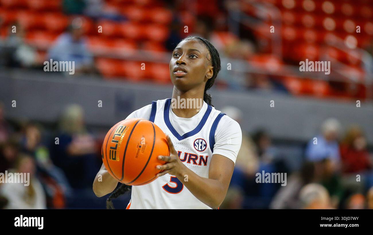 Auburn's Harissoum Coulibaly (3) shoots the ball during the second half ...