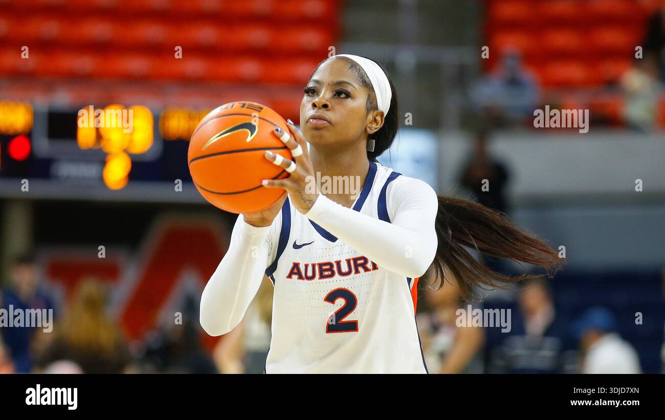 Auburn's Ja'Mia Harris (2) shoots the ball during the second half an ...
