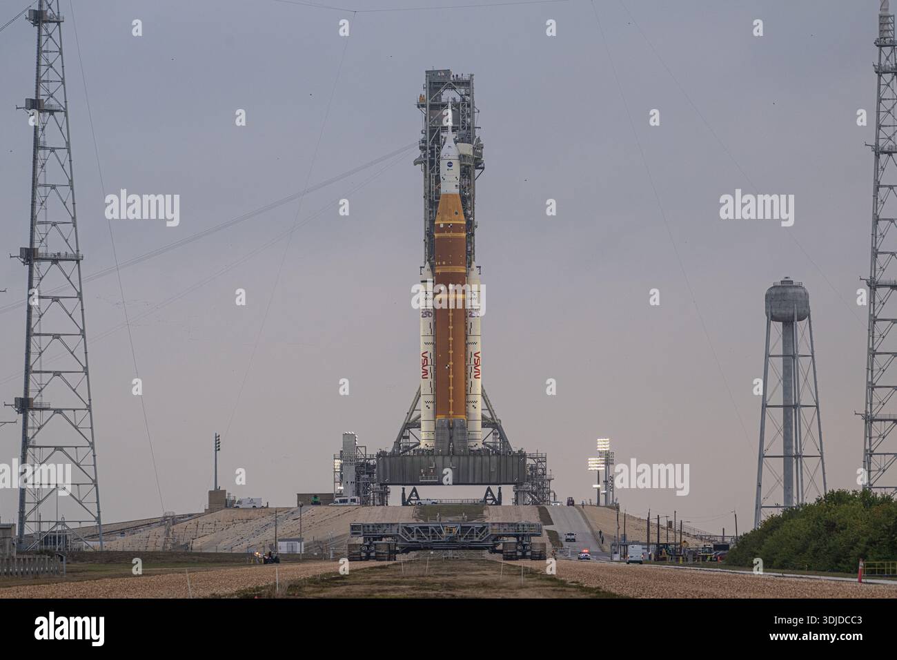 NASA preps the SLS rocket at LC-39b for the upcoming Wet Dress ...