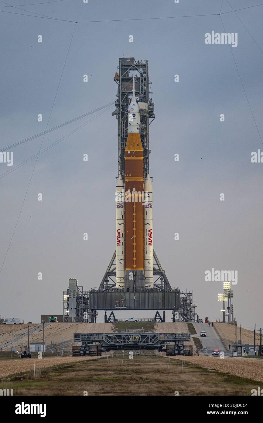 NASA preps the SLS rocket at LC-39b for the upcoming Wet Dress ...