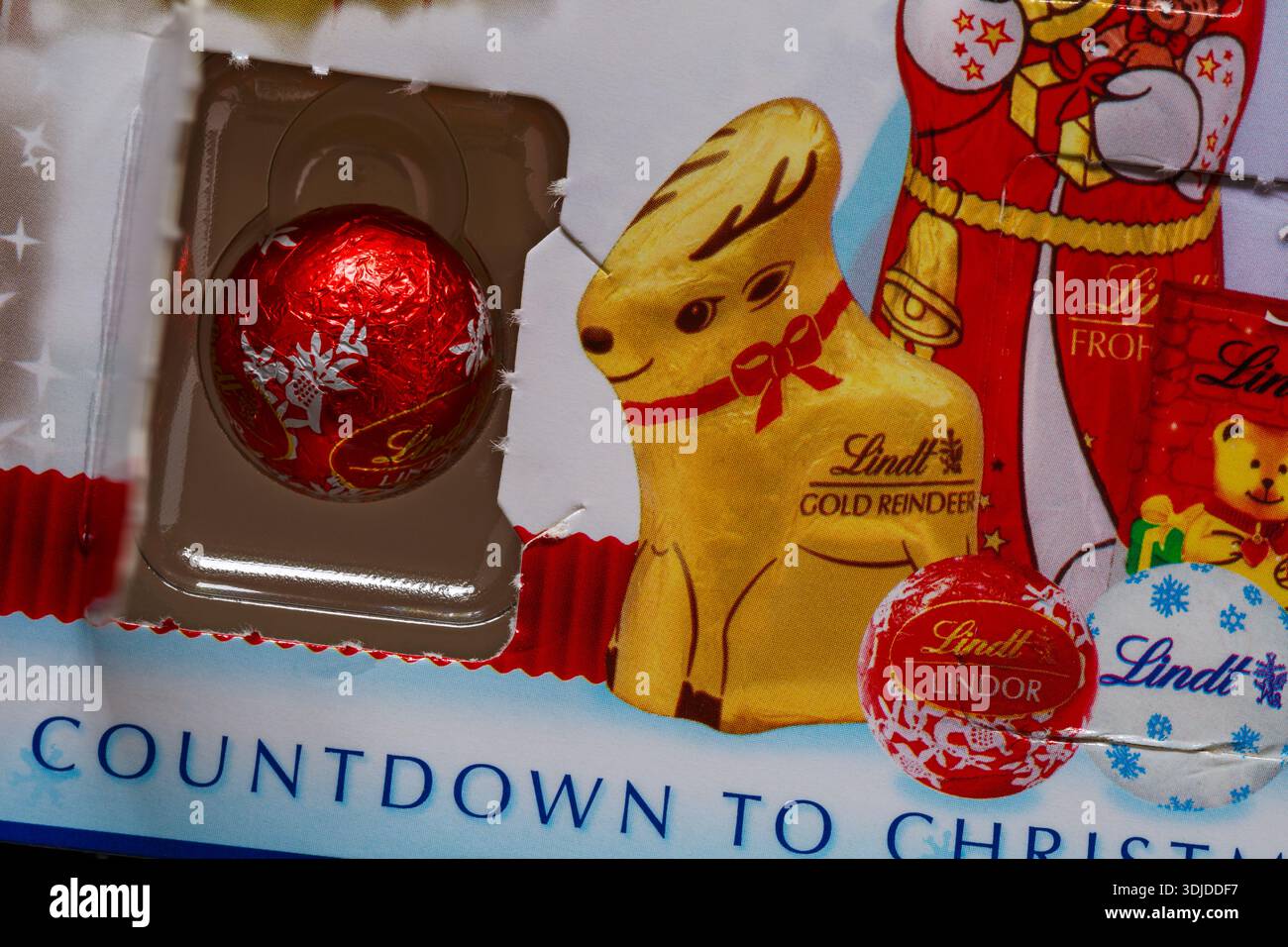 Milk chocolate gold reindeer hi-res stock photography and images - Alamy