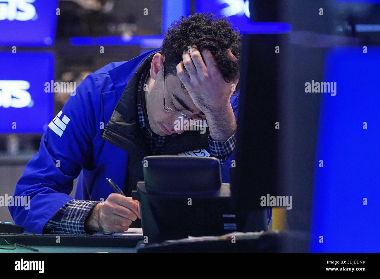 Specialist Alex Weitzman works this post on the floor of the New York ...