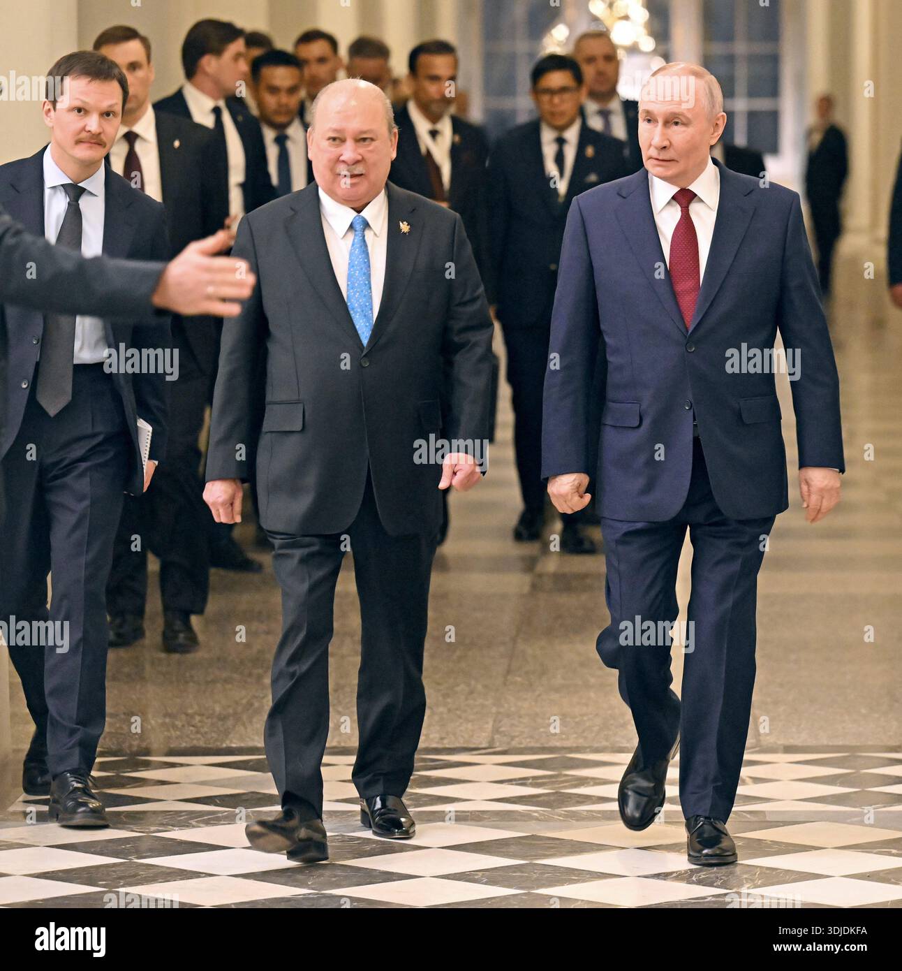 Malaysia's Supreme Ruler Sultan Ibrahim (center) and Russian President ...