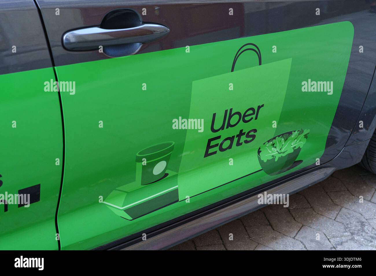 Uber car parked hi-res stock photography and images - Alamy