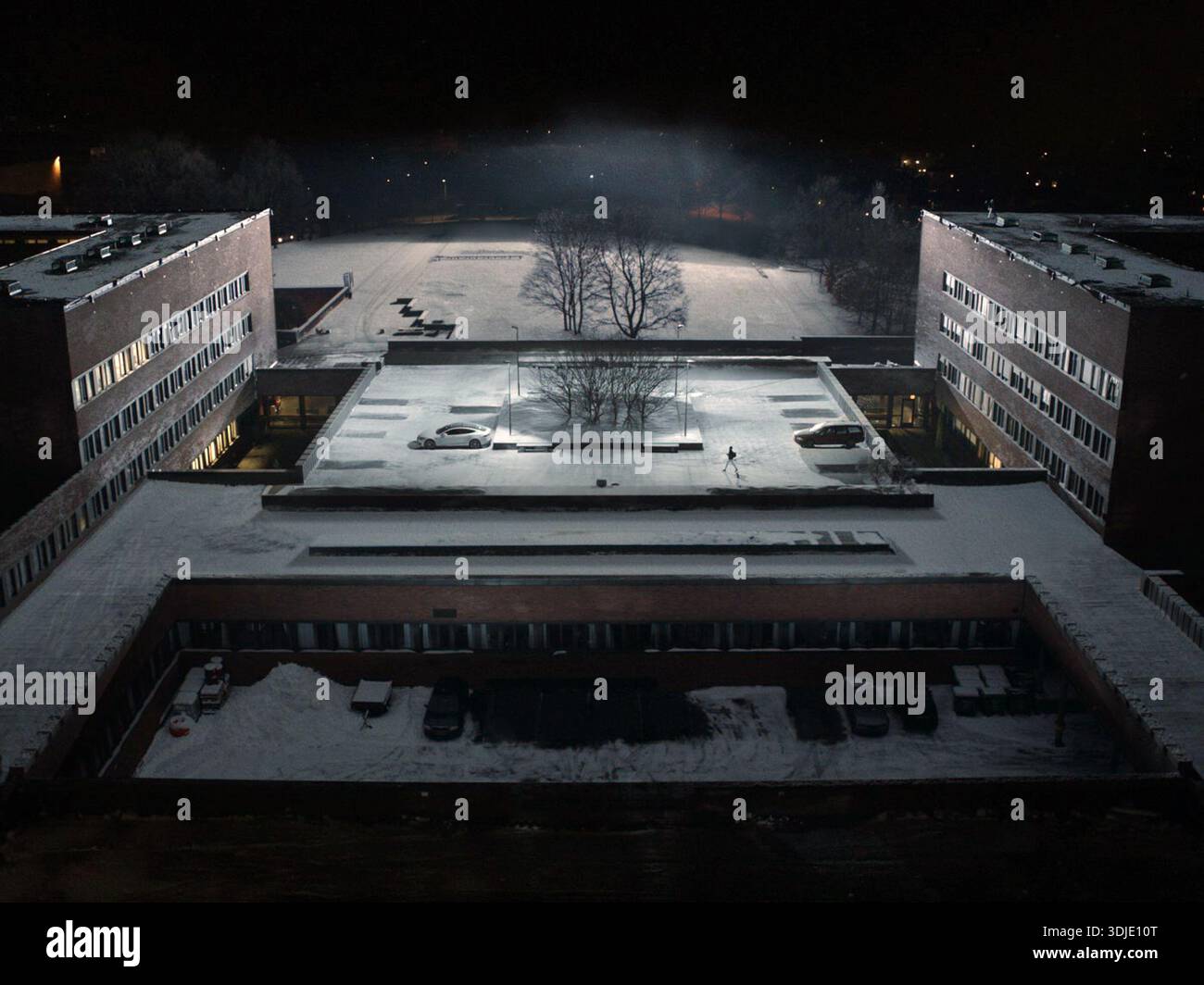 Movie scenes it follows hi-res stock photography and images - Alamy