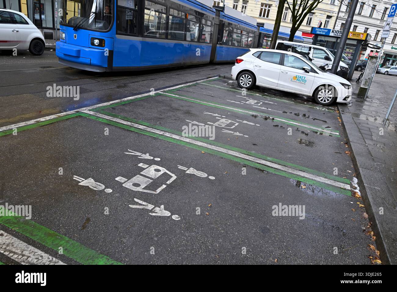 26 January 2026, Bavaria, Munich: Markings on the pavement indicate a ...