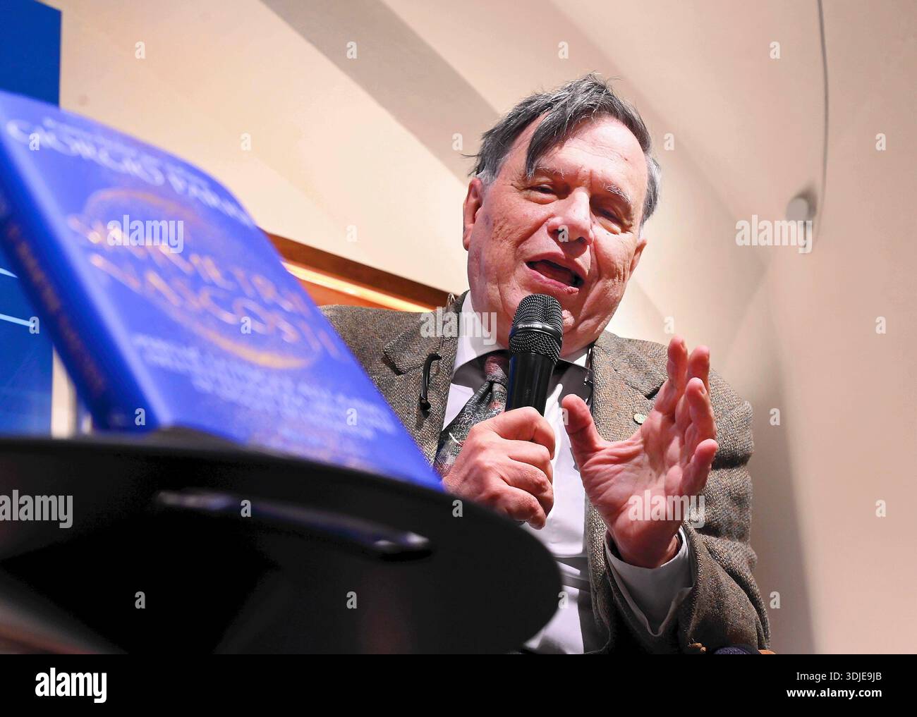 MILAN - Rizzoli Bookstore, Galleria Vittorio Emanuele. Presentation of ...