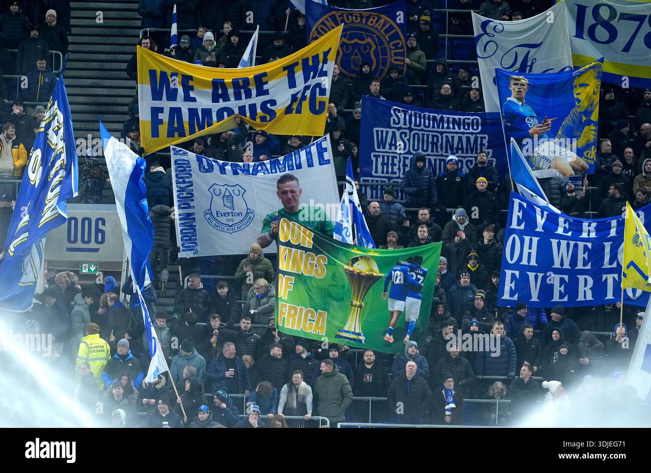 Everton fans hill dickinson hi-res stock photography and images - Alamy