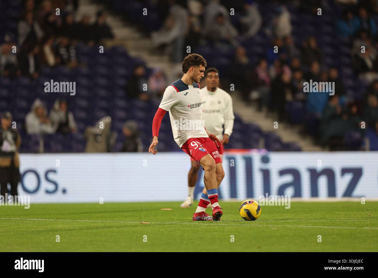 Porto, Porto, Portugal. 26th Jan, 2026. Santi GarcÃ-a of Gil Vicente in ...