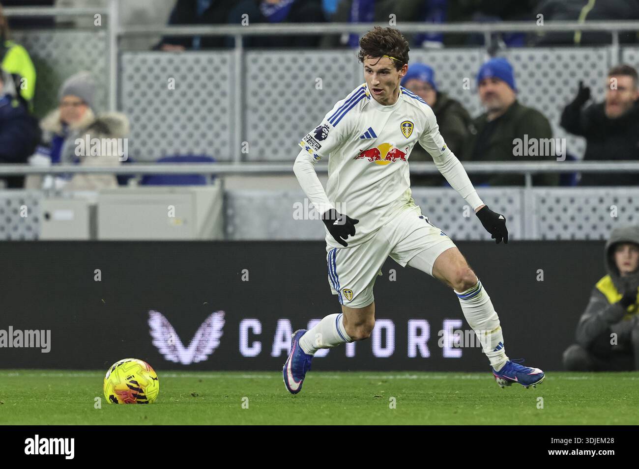 Brenden Aaronson of Leeds United breaks with the ball during the ...